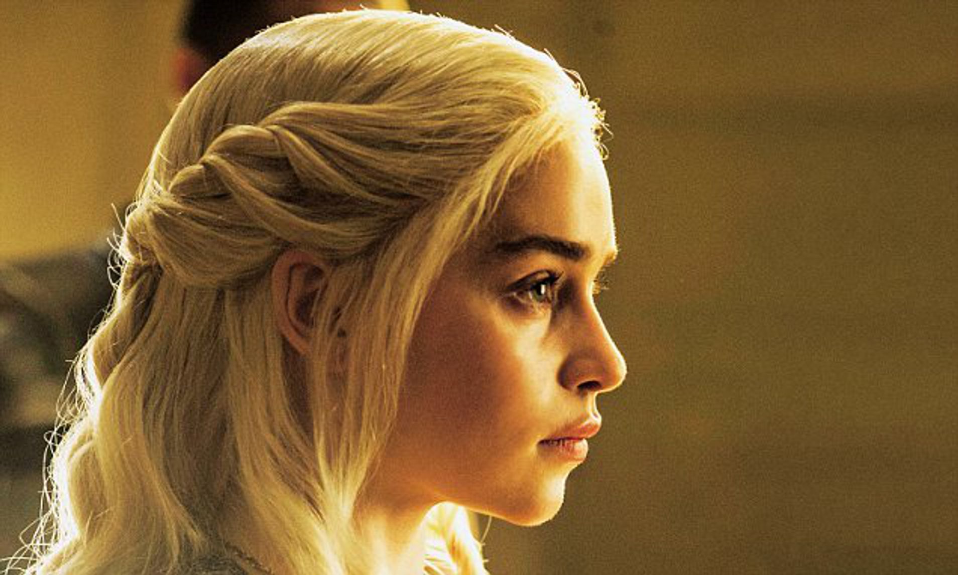 Emilia Clarke: From Breakout Star to Queen of Dragons - Copizi