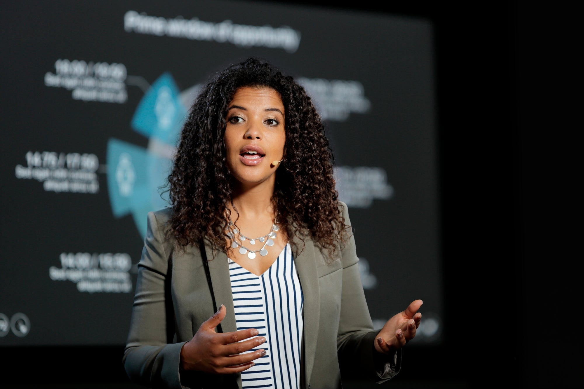 Ways To Empower the Next Generation of Women Leaders - Copizi